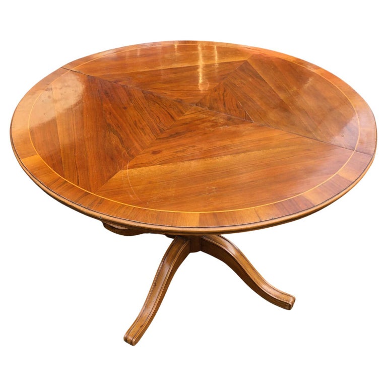 Ronde Table italienne design en noyer du vingtième siècle de couleur ...