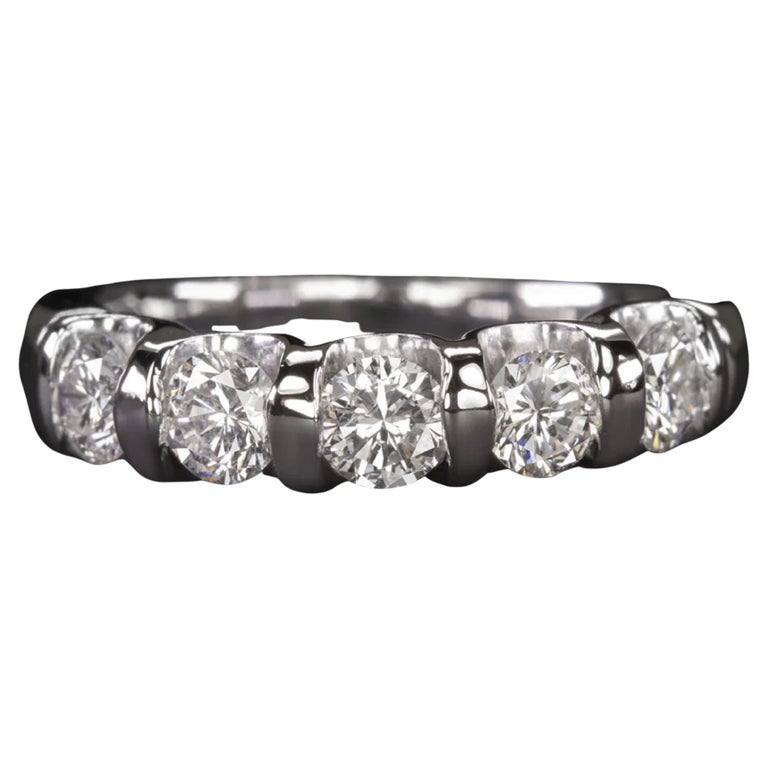 Round Diamond 1 Carat Band Ring For Sale at 1stDibs
