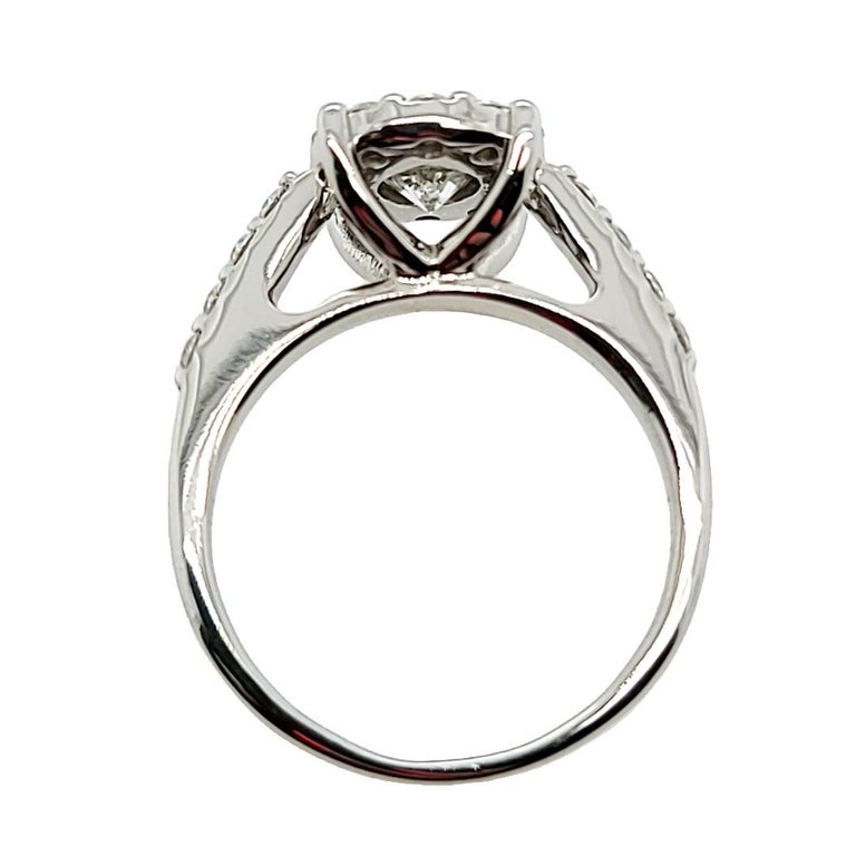 Round Diamond Illusion Engagement Ring in White Gold For Sale at 1stDibs