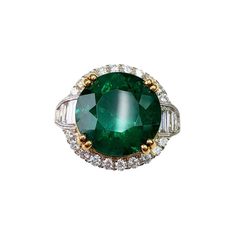 Round Emerald Ring with Diamonds For Sale at 1stDibs