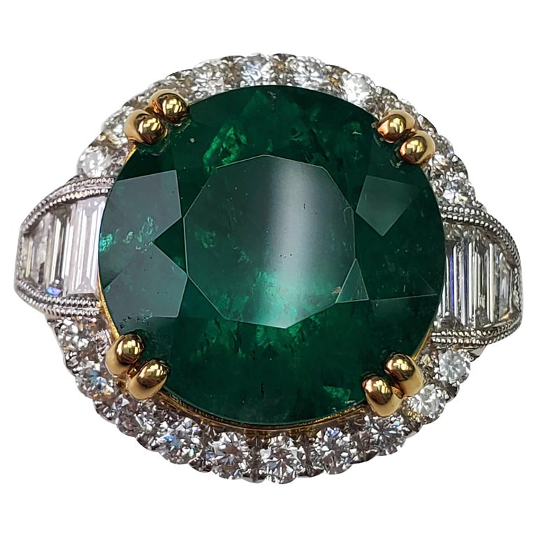 Round Emerald Ring with Diamonds For Sale at 1stDibs