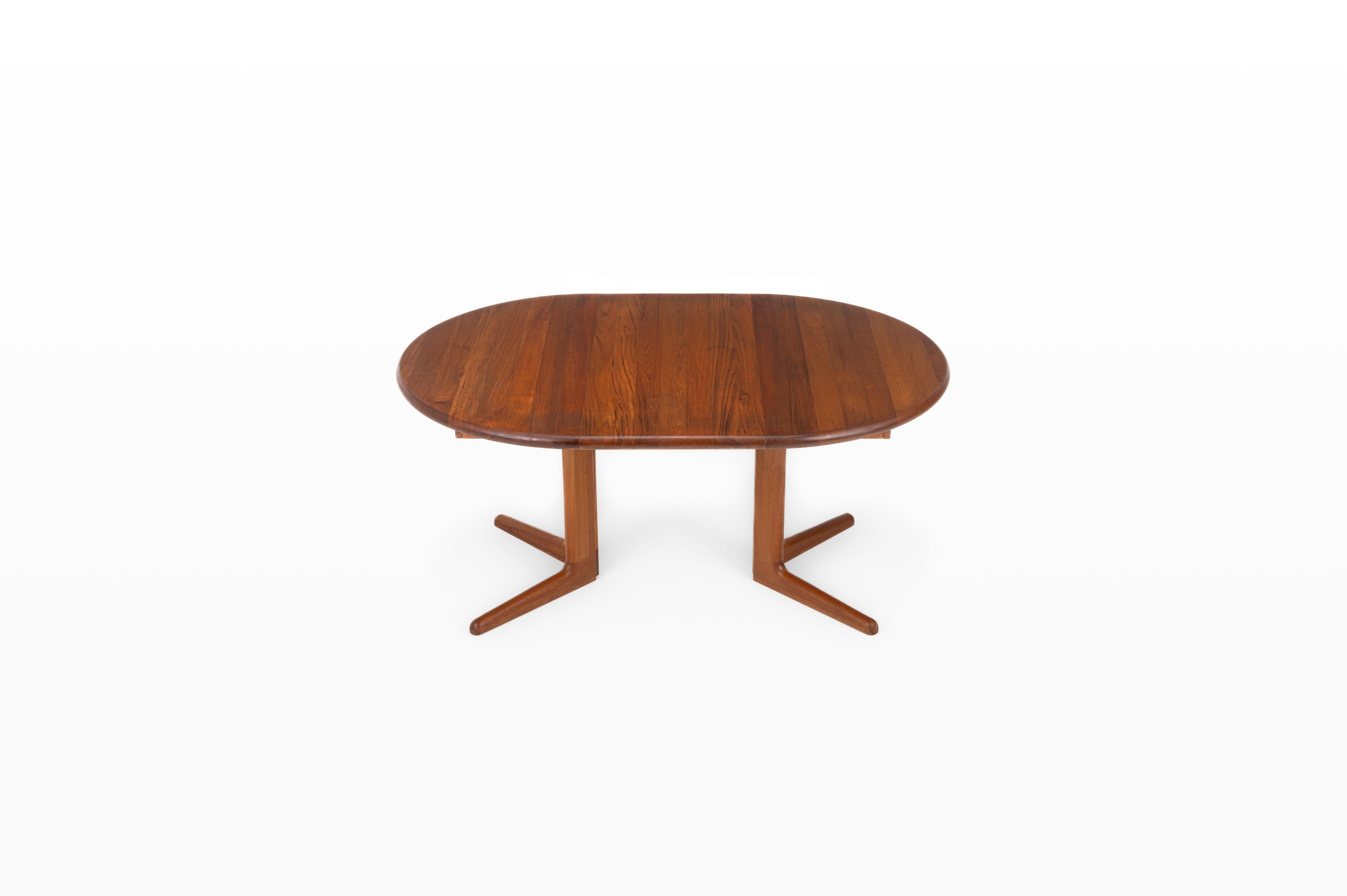 Round extendable dining table by Korup Stolefabrik, Denmark 1960s For ...