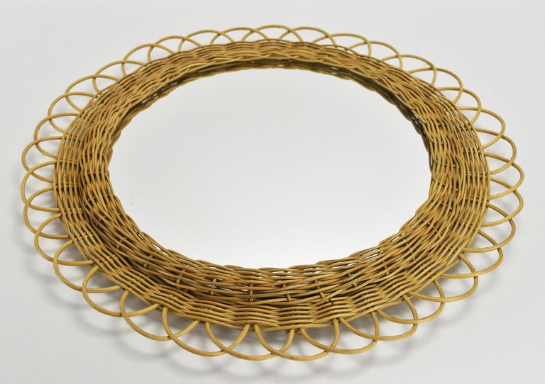 Round French Rattan Wicker Mirror 1960s Sunburst For Sale at 1stDibs