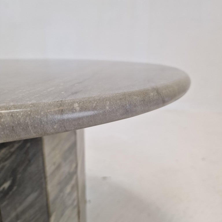 Round Italian Marble Coffee or Side Table, 1980''s For Sale at 1stDibs