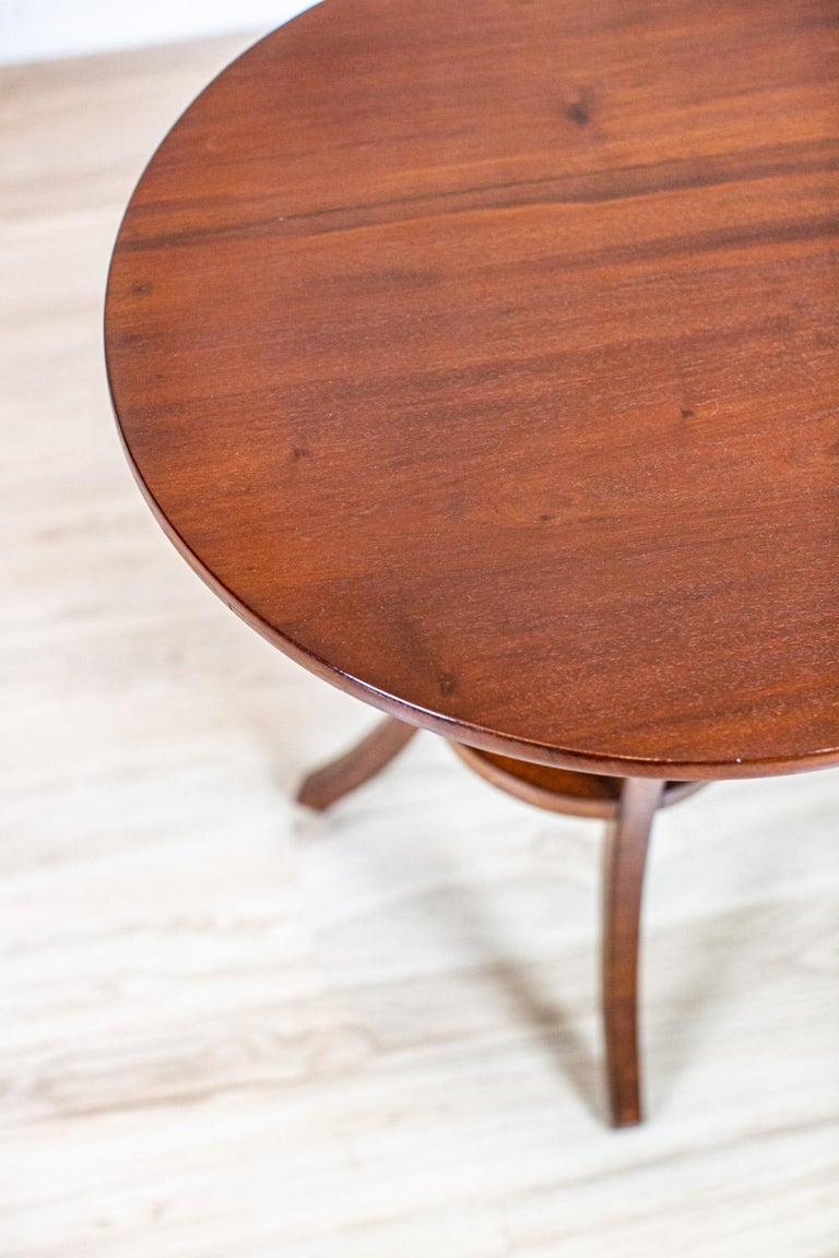 Round Mahogany Side Table from the Early 20th Century For Sale at 1stDibs