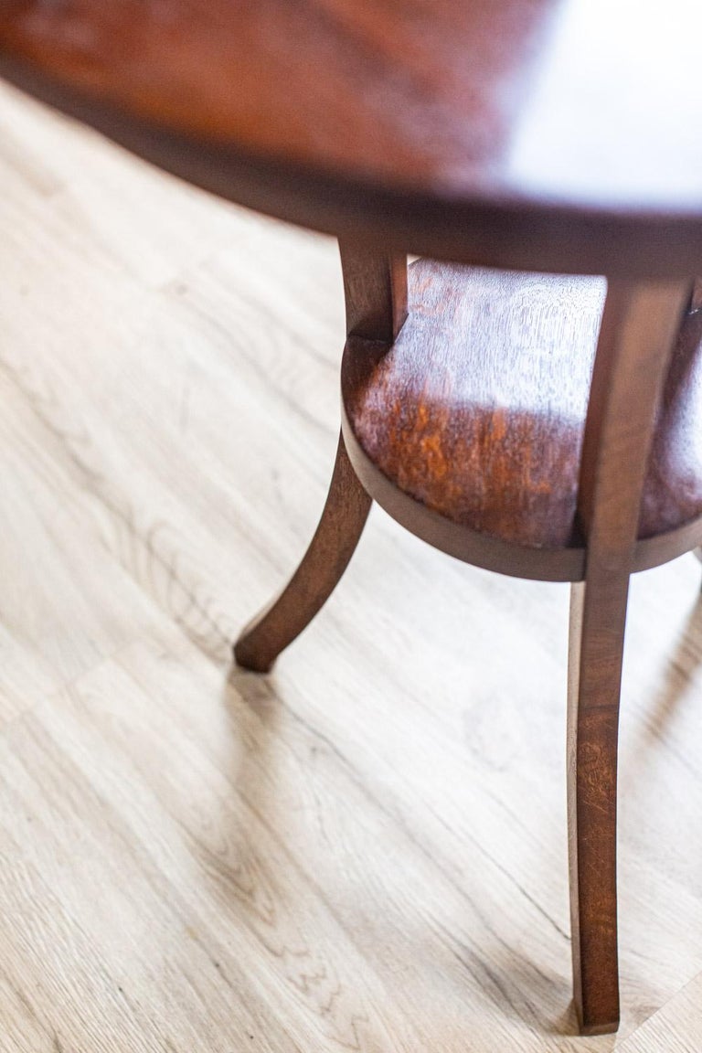 Round Mahogany Side Table from the Early 20th Century For Sale at 1stDibs