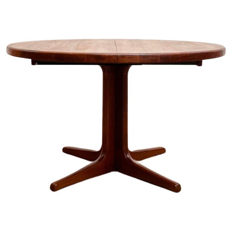 Round Mid-Century Modern Danish Dining Table in Teak, 1970s For Sale at ...