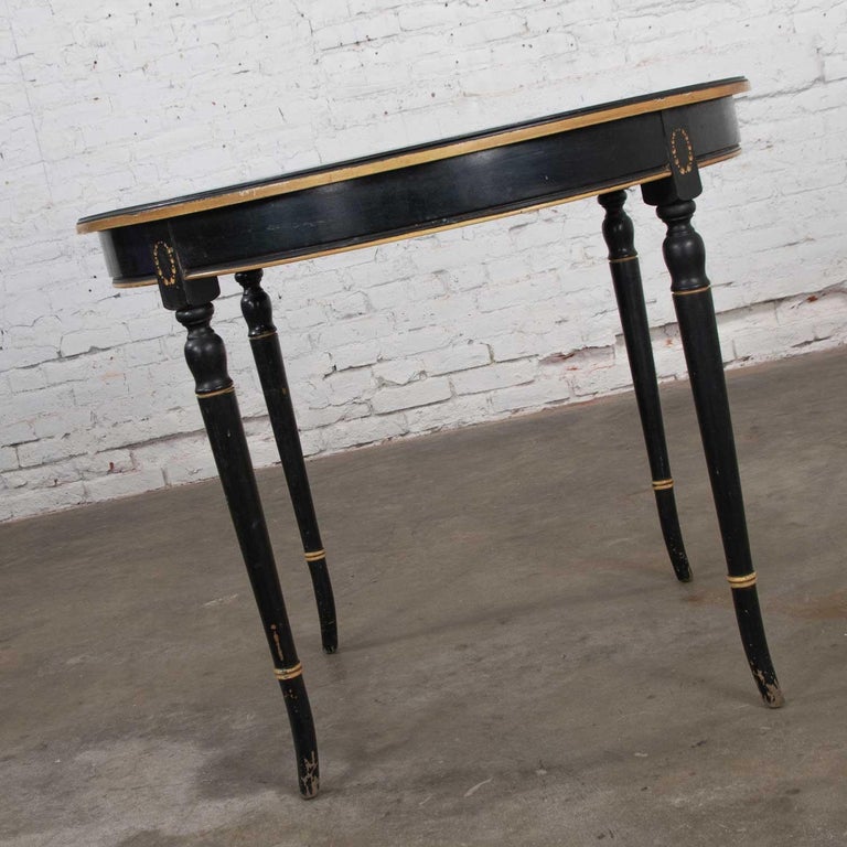 Round Neoclassical Dining Table Center Table Black Age-Distressed ...