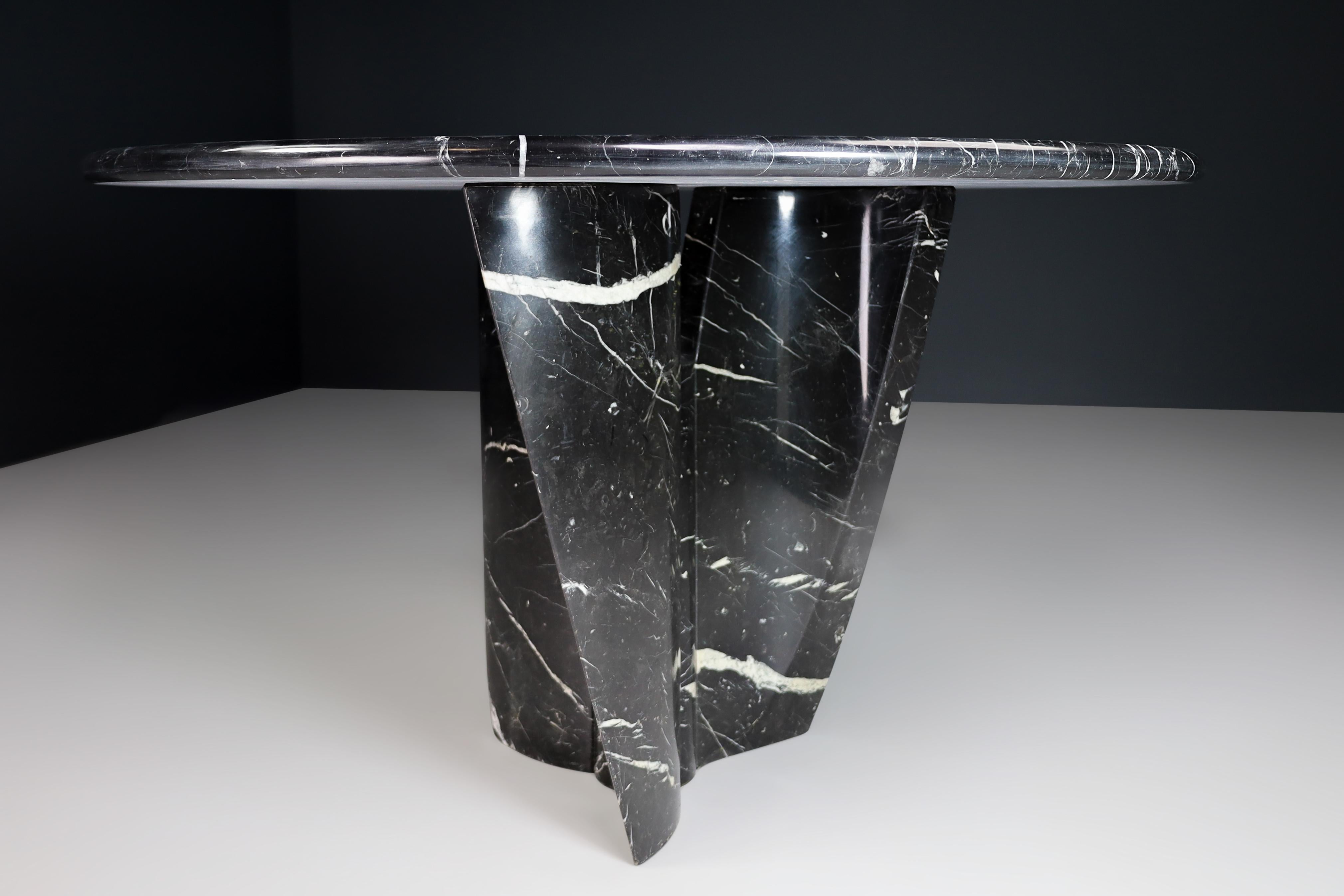Round Nero Marquina Marble Dining Room or Center Table by Cattelan ...