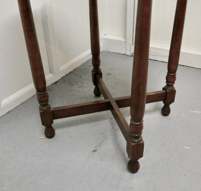 Round Oak Occasional Table, with X Stretcher at 1stDibs