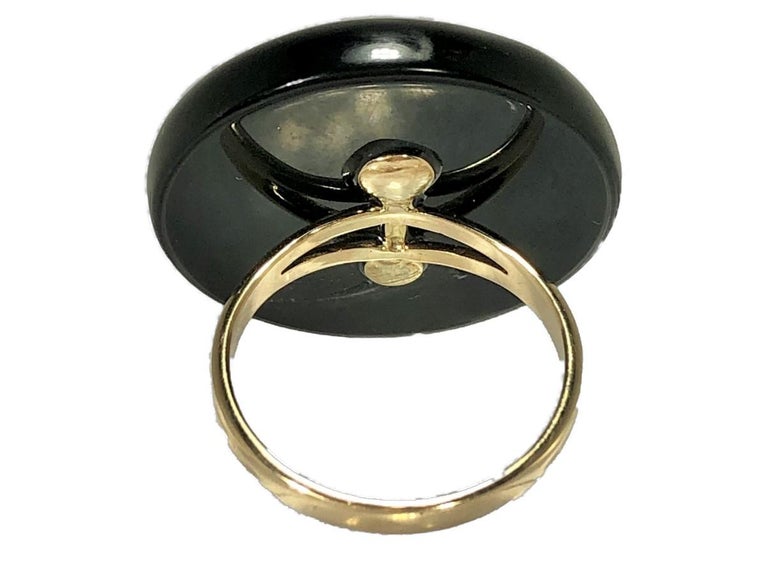 Round Onyx Ring with Fluted Gold Dome Center For Sale at 1stDibs