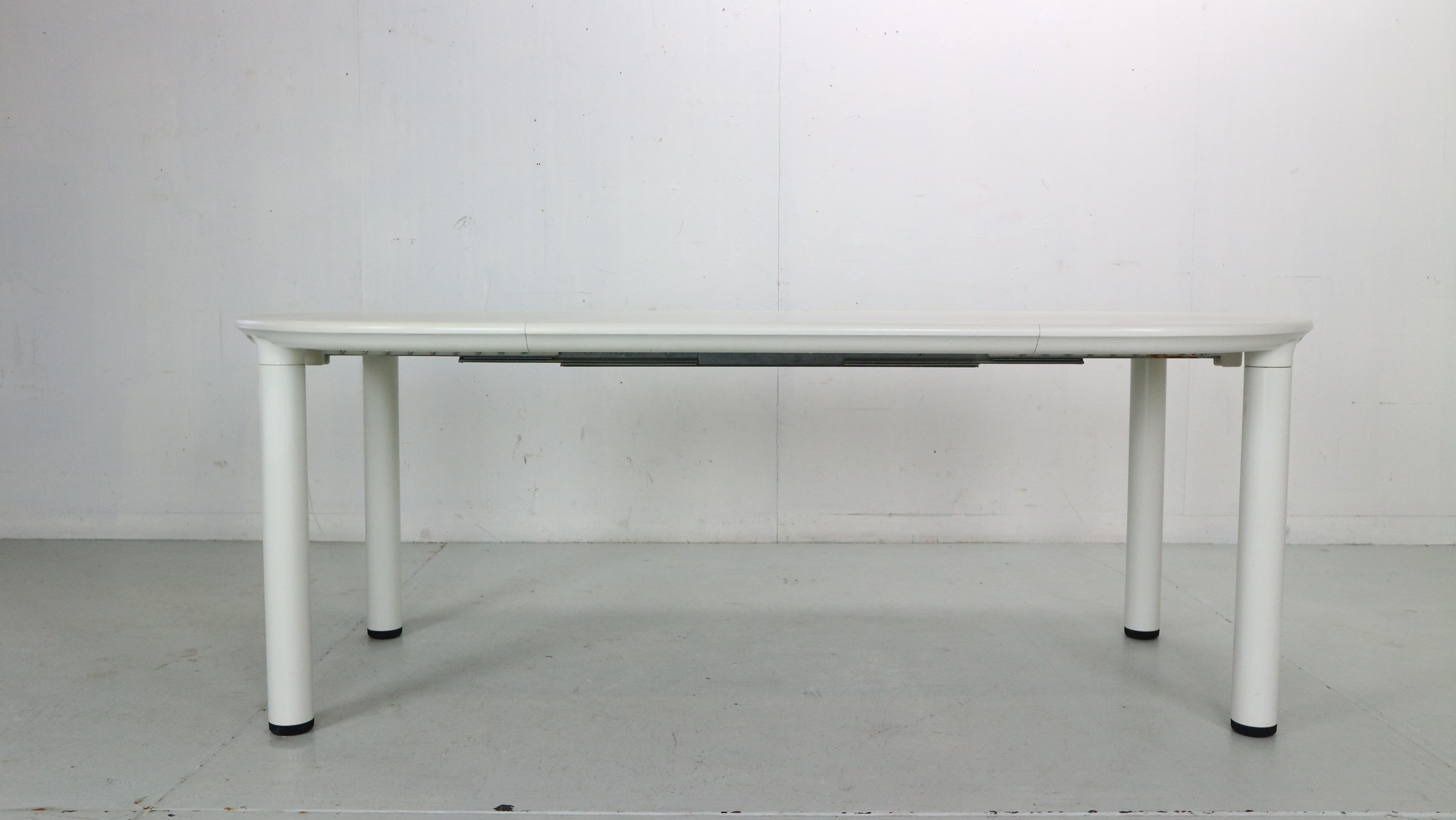 Round/ Oval Extendable Dinning Table #720 by Dieter Rams for Vitsoe ...