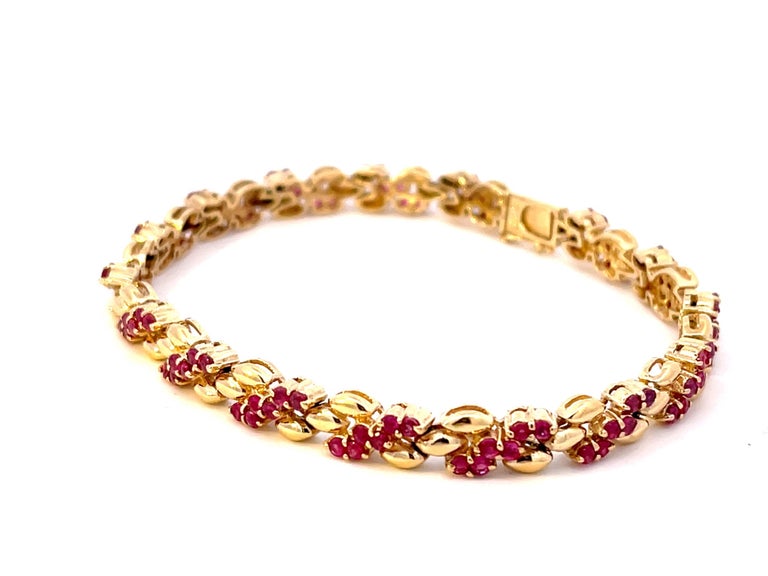 Round Red Ruby Gold Link Bracelet in 14k Yellow Gold For Sale at 1stDibs