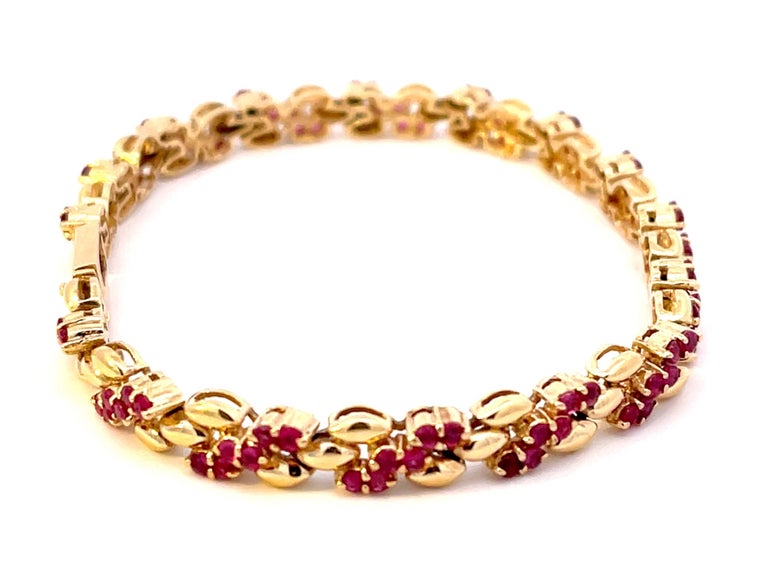 Round Red Ruby Gold Link Bracelet in 14k Yellow Gold For Sale at 1stDibs