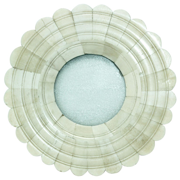 White Round Picture Frame