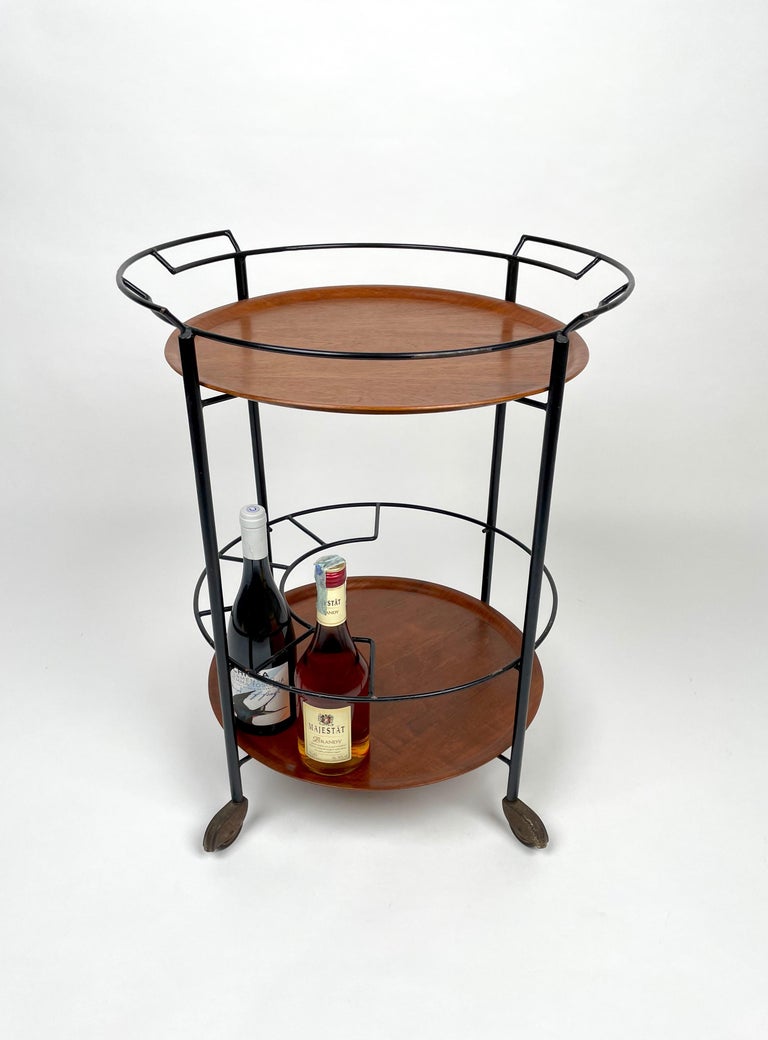 Round Serving Bar Cart Tray in Teak and Black Metal, Italy, 1960s For ...