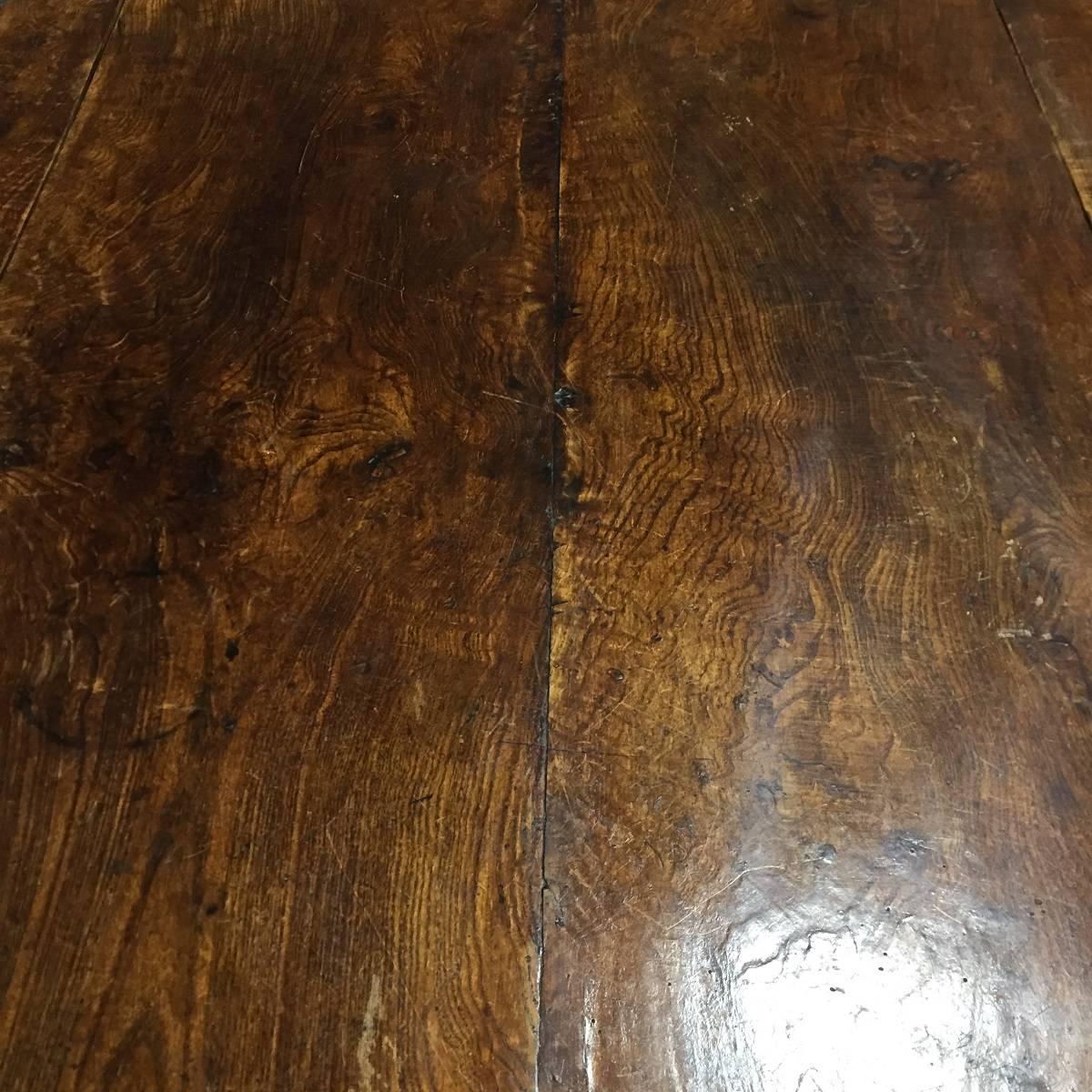 Round Table Elm Top For Sale at 1stDibs
