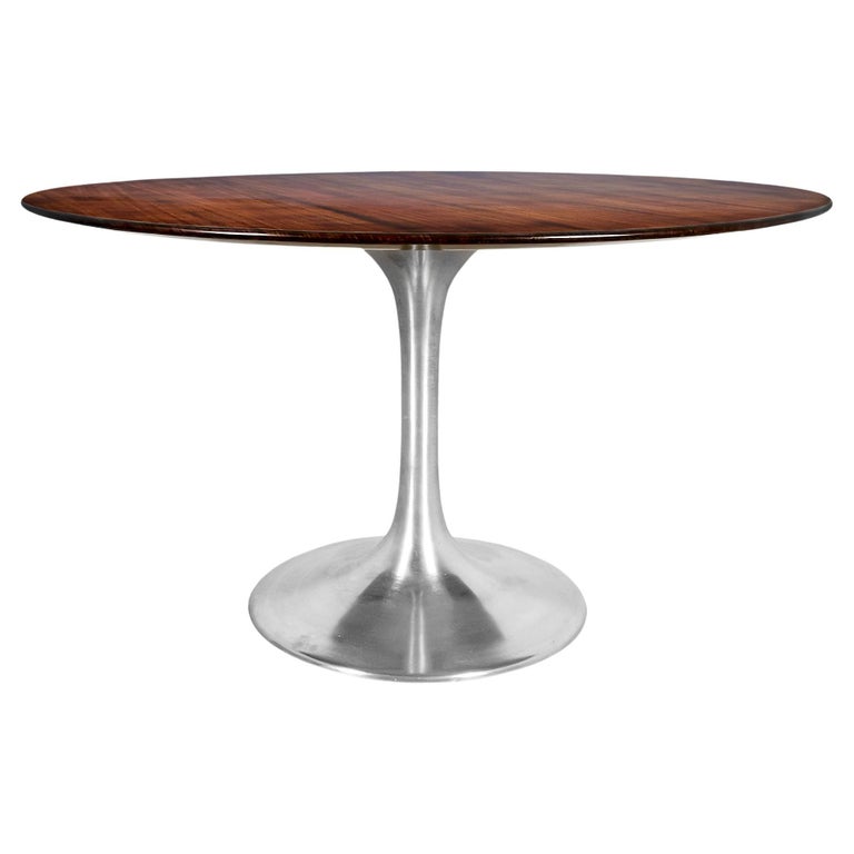 Round Table with “Tulip” Central Leg, Italy, 1960 For Sale at 1stDibs