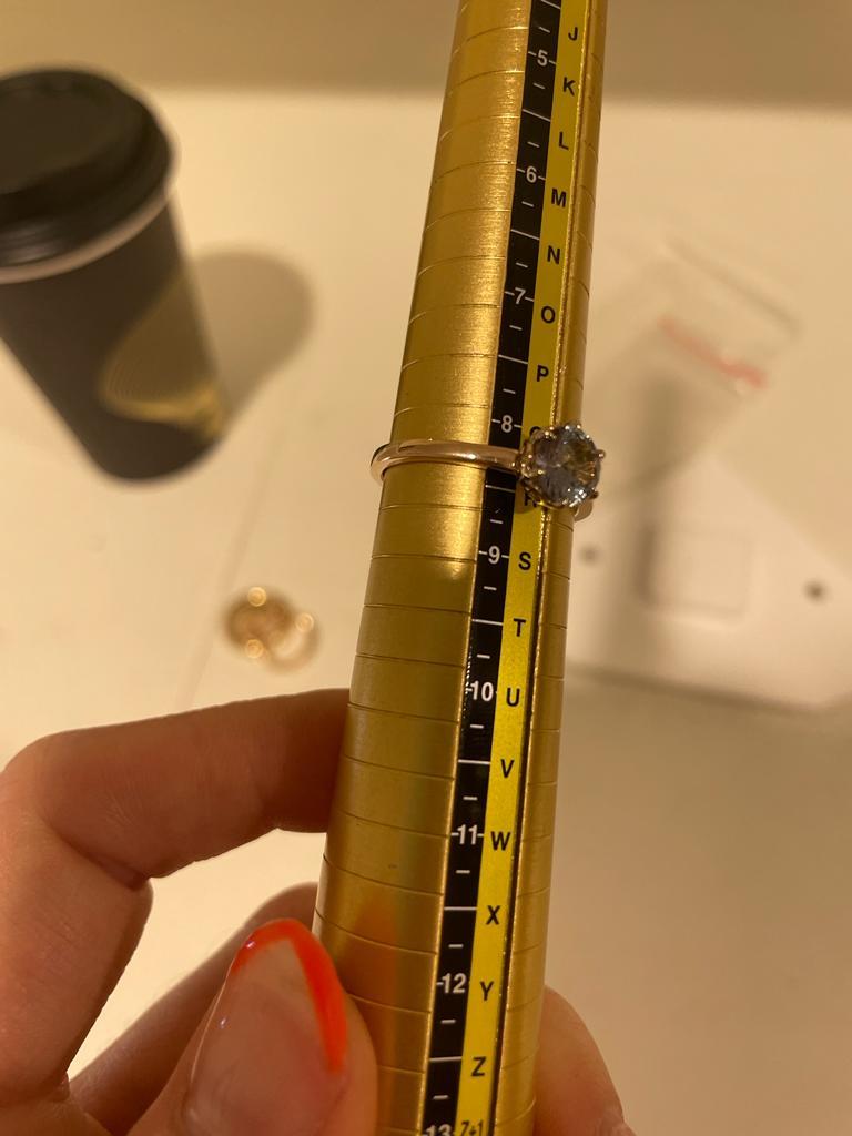 Round Tanzanite Solitaire Ring in 18ct Rose and White Gold For Sale at ...