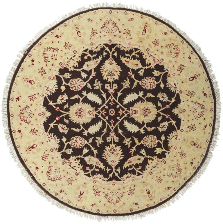 Round Vintage Indian Rug with Traditional Persian Style For Sale at 1stDibs