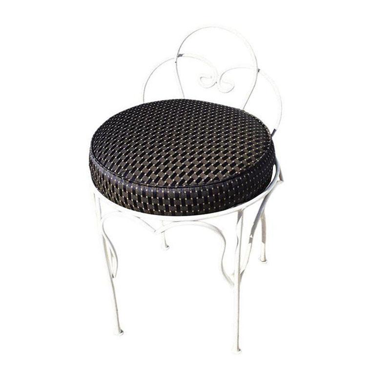 Round White Iron Heart Motif Upholstered Vanity Chair For Sale at 1stDibs