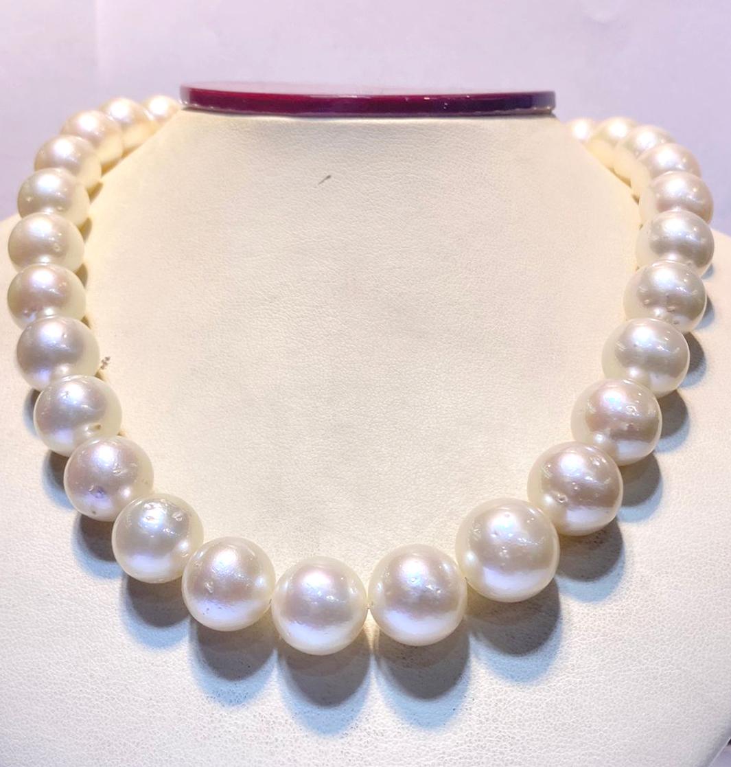 Round White South Sea Pearls, 31pcs For Sale at 1stDibs | vietnam pearls