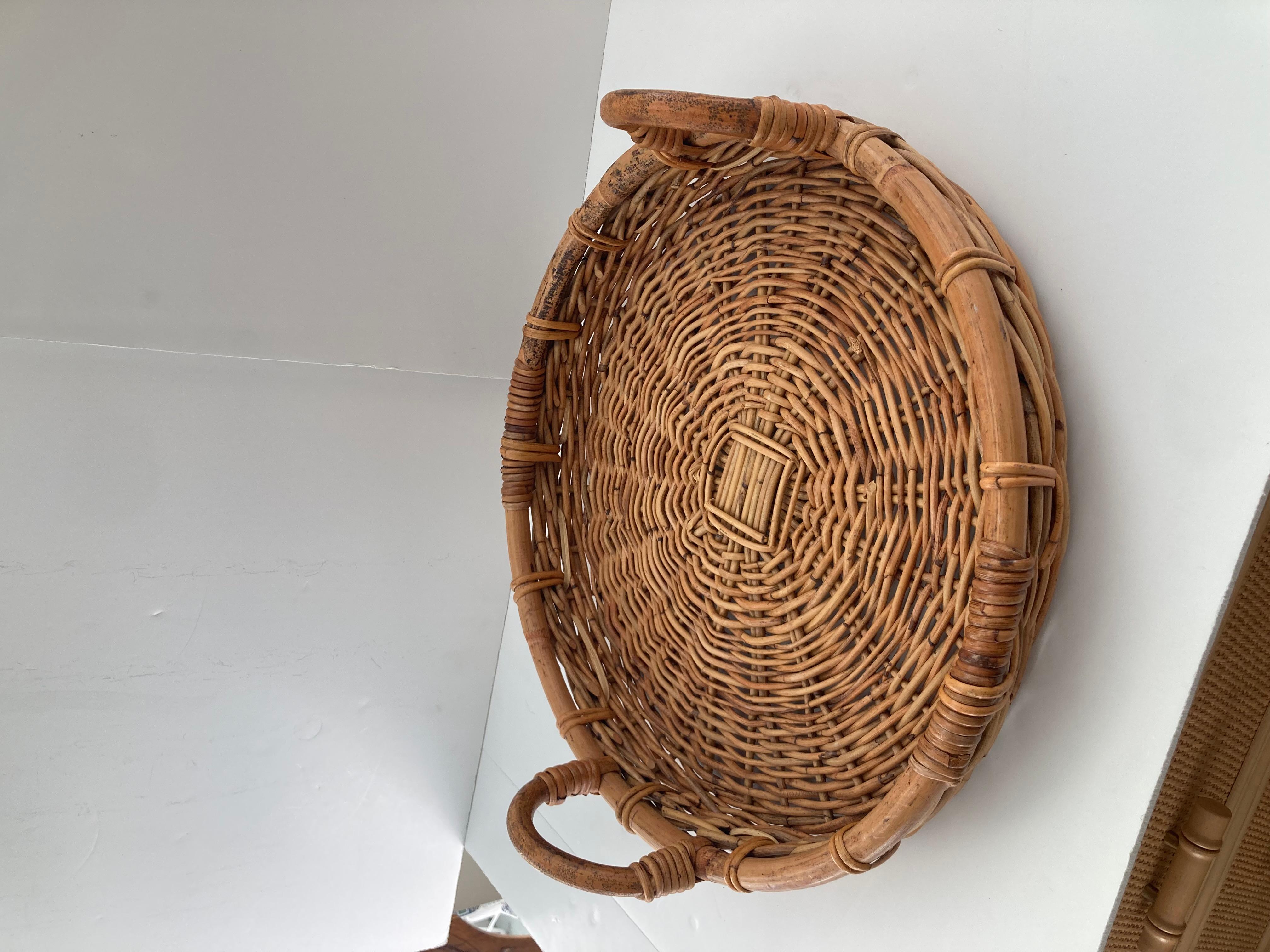 Round Wicker Tray With Bamboo Handles For Sale at 1stDibs