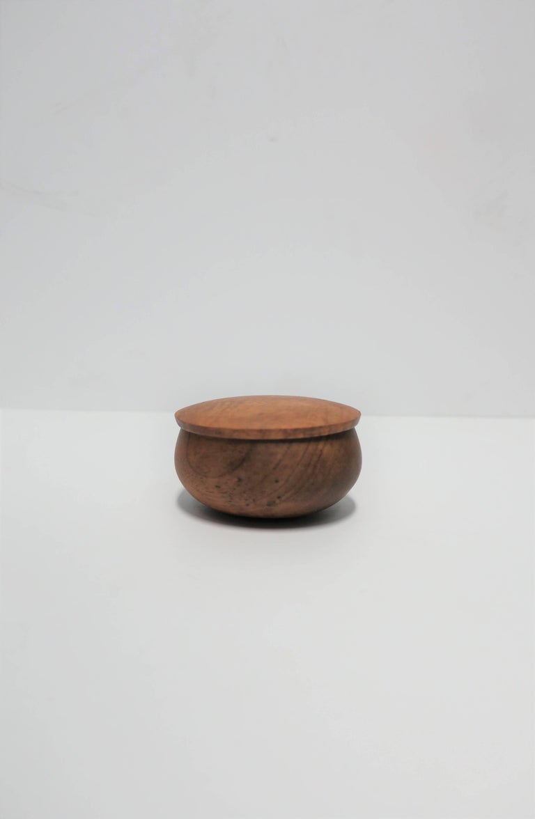 Round Wood Trinket or Jewelry Box For Sale at 1stDibs | round wooden ...
