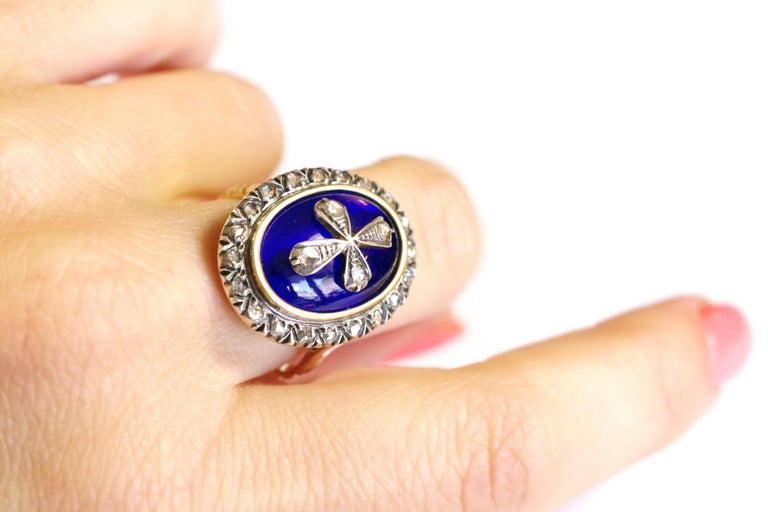 Royal blue glass diamond cross ring in gold and silver, firmament ring For Sale at 1stDibs