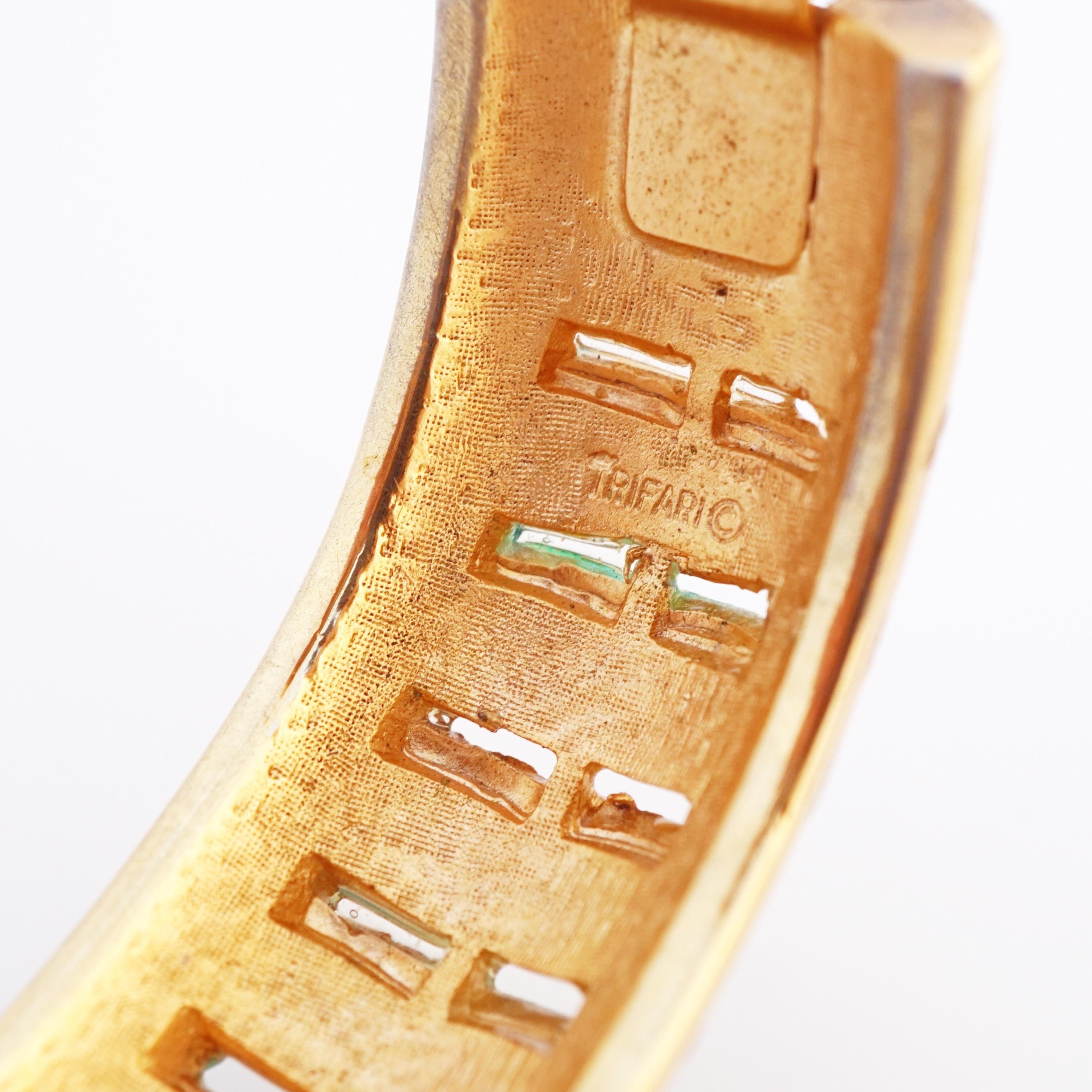 Royal Blue and Green Enamel Hinged Bangle Bracelet By Crown Trifari ...