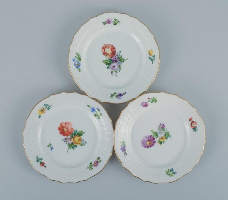 Royal Copenhagen Light Saxon Flower, Twelve Plates in Hand-Painted ...