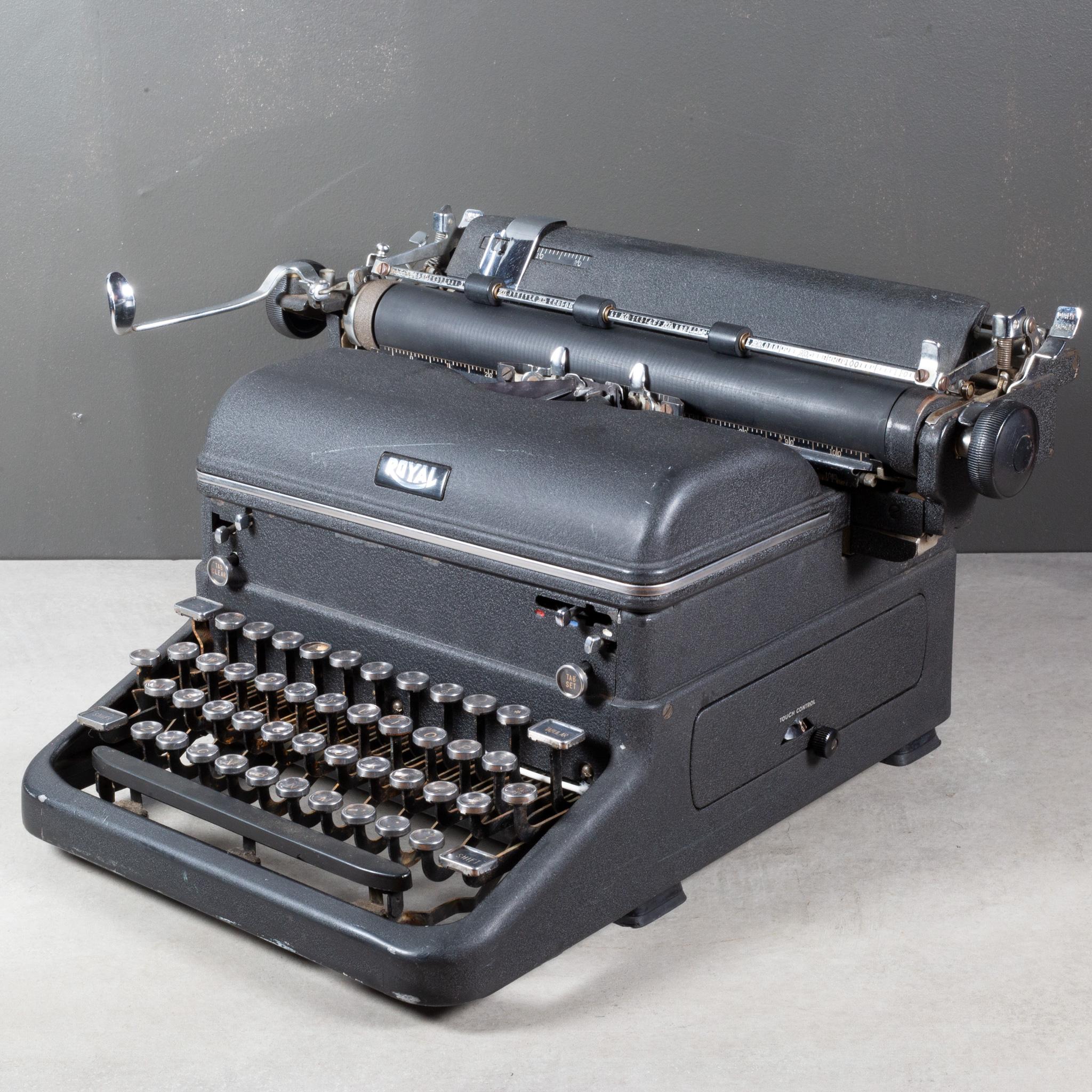 Royal KMM Standard Manual Typewriter c.1948 For Sale at 1stDibs