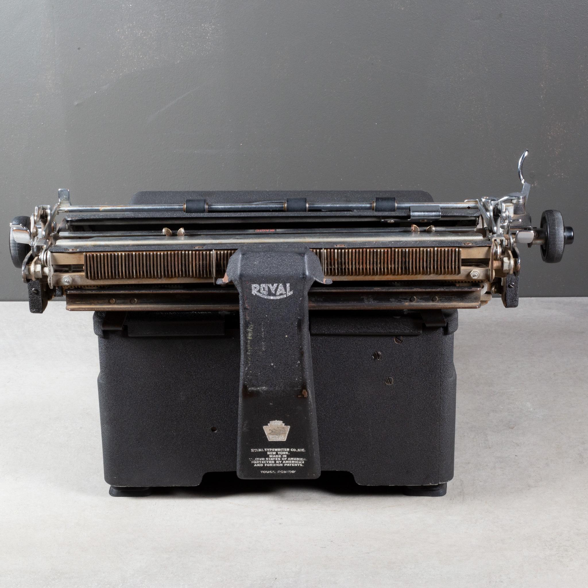 Royal KMM Standard Manual Typewriter c.1948 For Sale at 1stDibs
