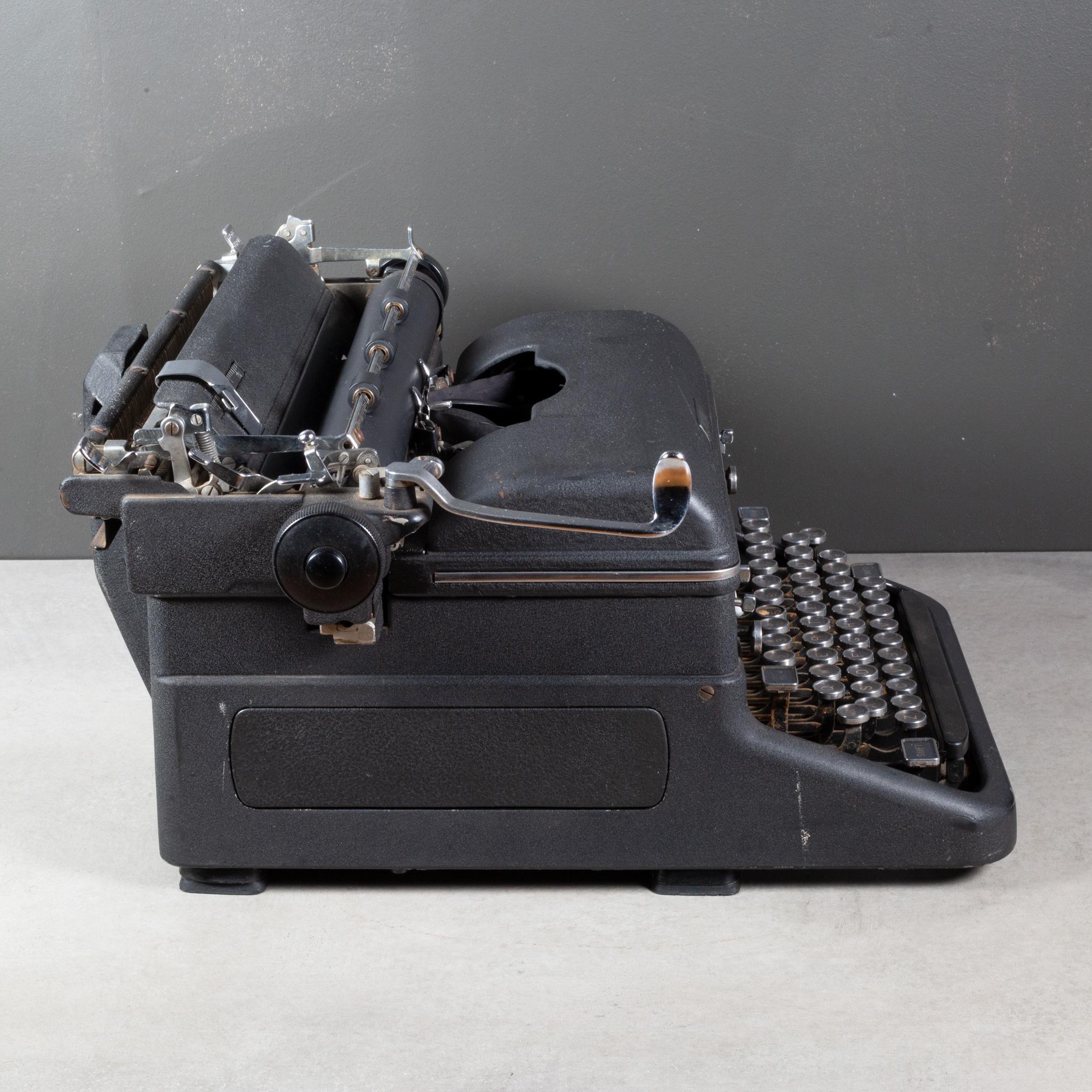 Royal KMM Standard Manual Typewriter c.1948 For Sale at 1stDibs
