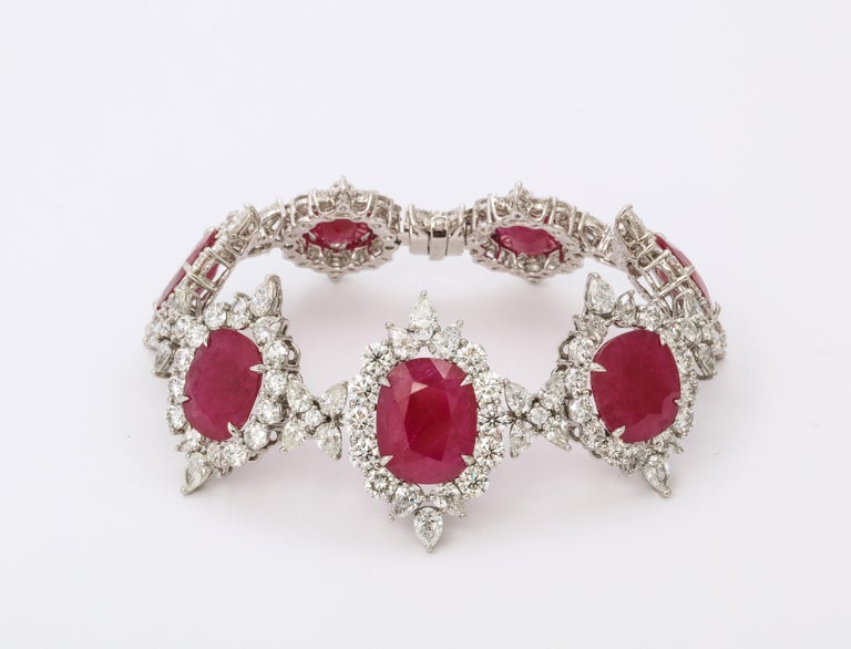 Bracelet en rubis et diamants En vente sur 1stDibs