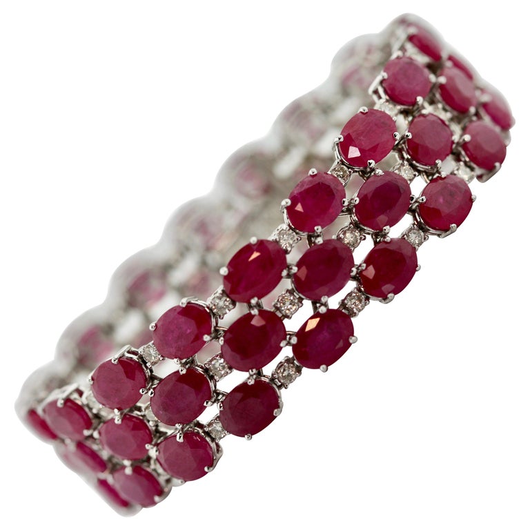 Bracelet en rubis et diamants En vente sur 1stDibs