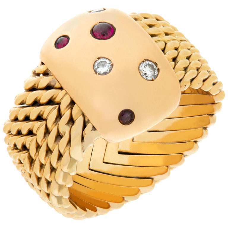 Ruby and diamond mesh ring in 18k yellow and rose gold For Sale at 1stDibs