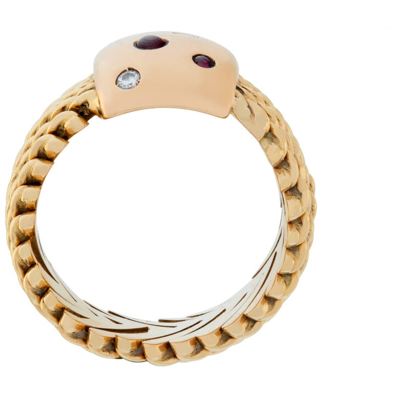 Ruby and diamond mesh ring in 18k yellow and rose gold For Sale at 1stDibs