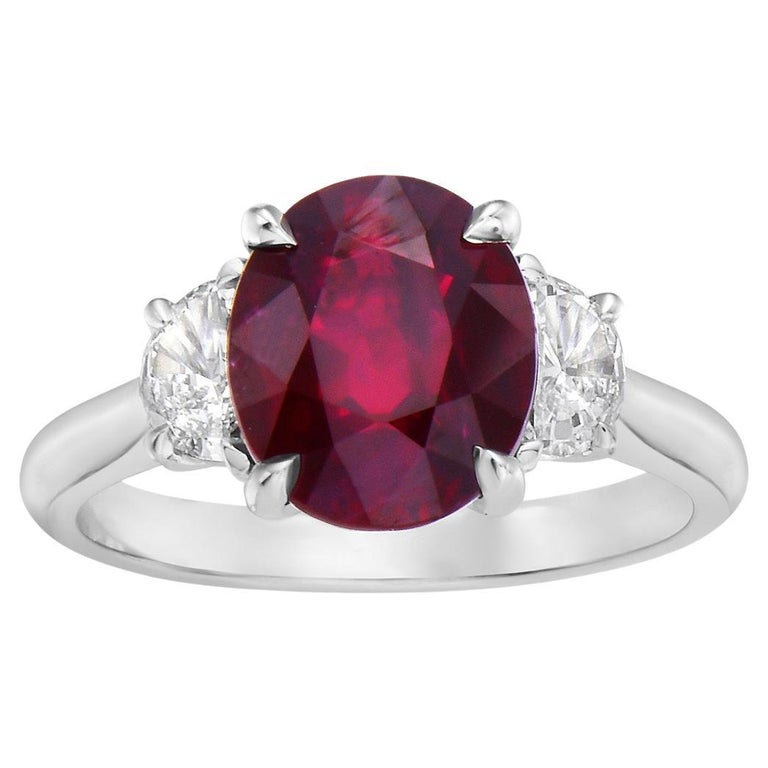 Ruby and Diamond Oval Shaped Ring For Sale at 1stDibs