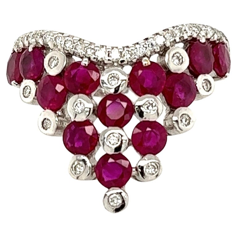 Ruby and Diamond V-Shape Gold Vintage Cocktail Ring For Sale at 1stDibs