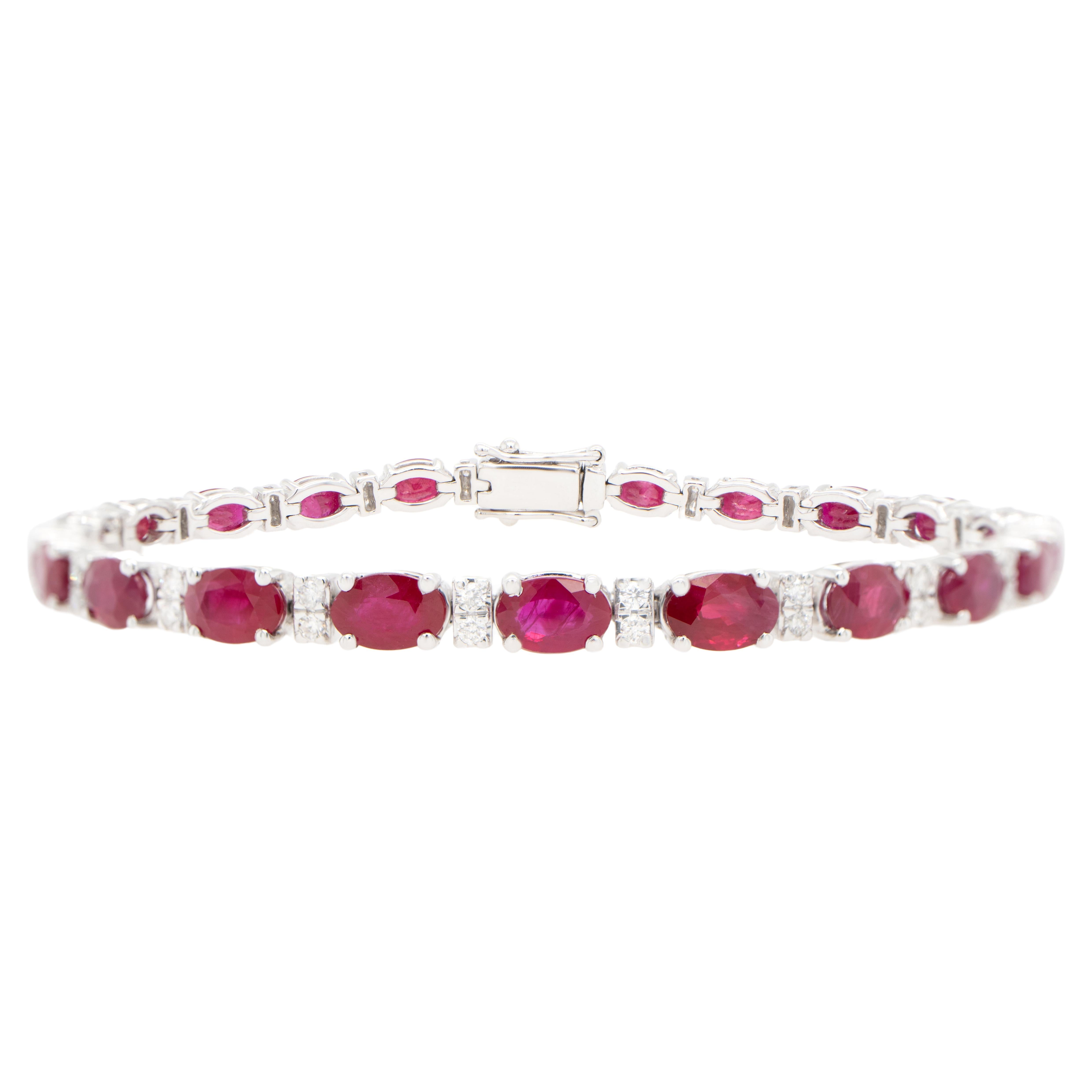 Ruby Bracelet With Diamonds 13.5 Carats 18K Gold For Sale at 1stDibs