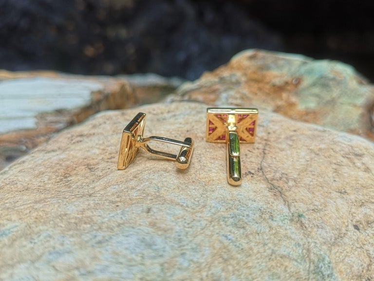 Ruby Cufflinks Set in 18 Karat Gold Settings For Sale at 1stDibs