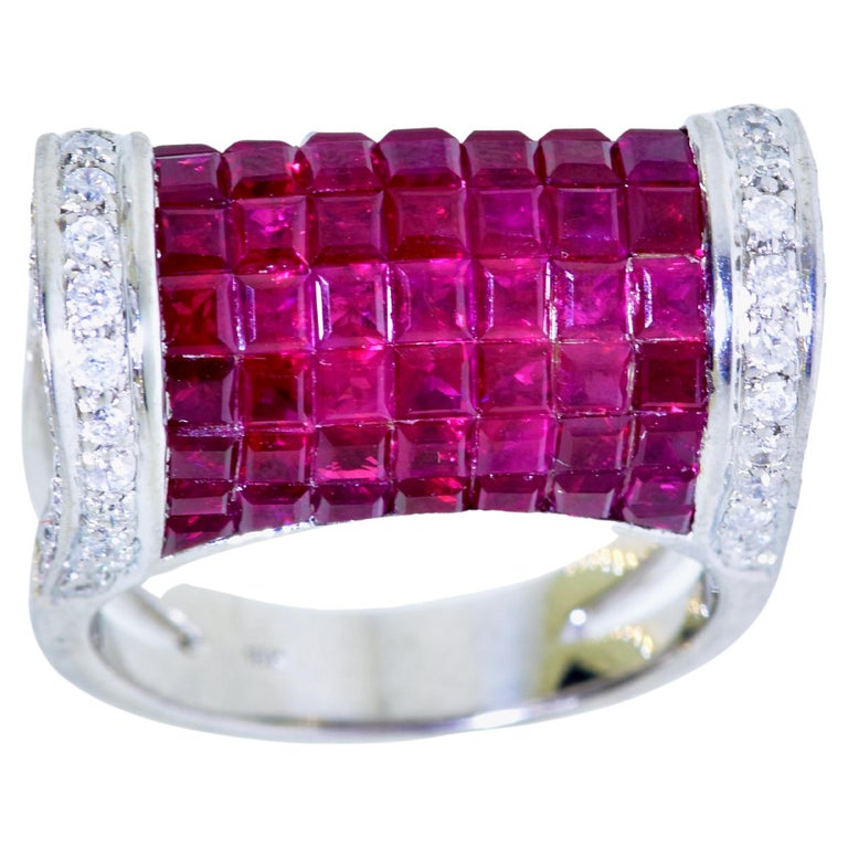Bague contemporaine en or 18 carats, rubis et diamants - En vente sur ...