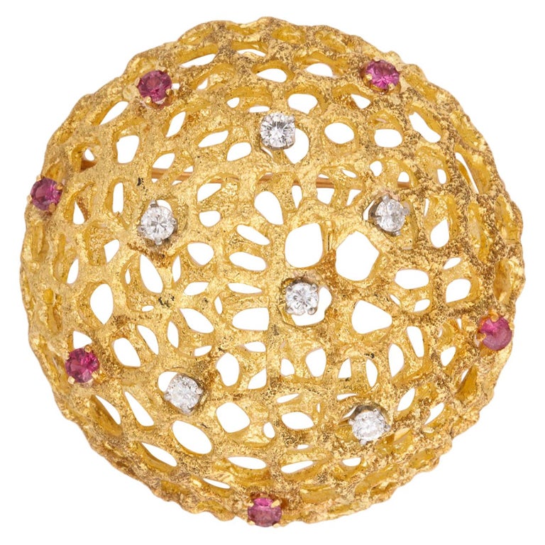 Ruby Diamond and Gold Brooch For Sale at 1stDibs
