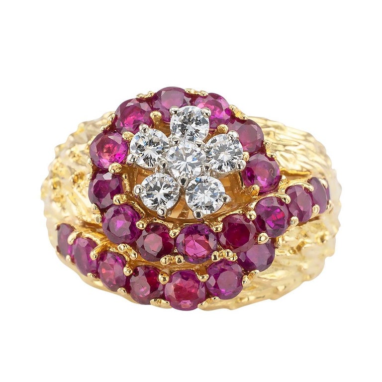 Ruby Diamond Yellow Gold Cluster Ring For Sale at 1stDibs