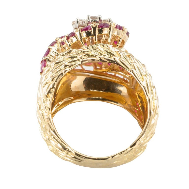 Ruby Diamond Yellow Gold Cluster Ring For Sale at 1stDibs