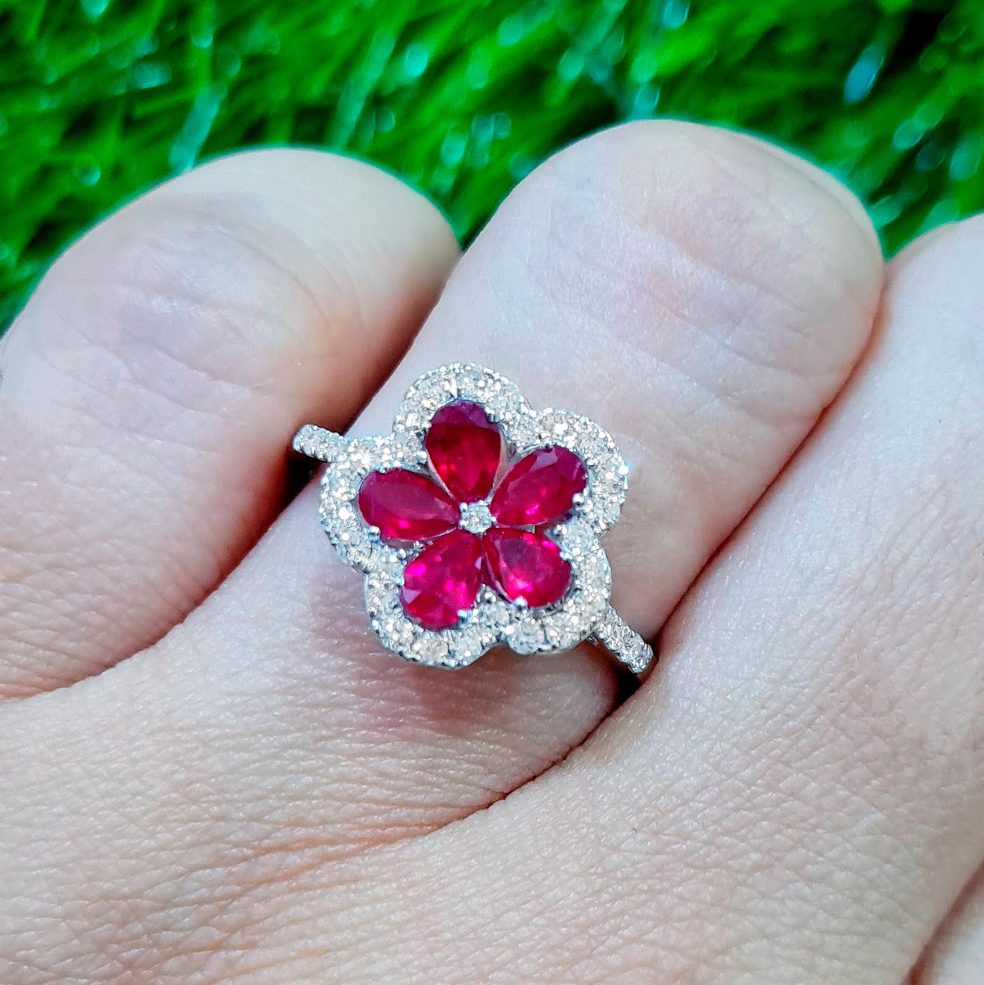 Ruby Flower Ring With Diamonds 1.55 Carats 18K White Gold For Sale at ...