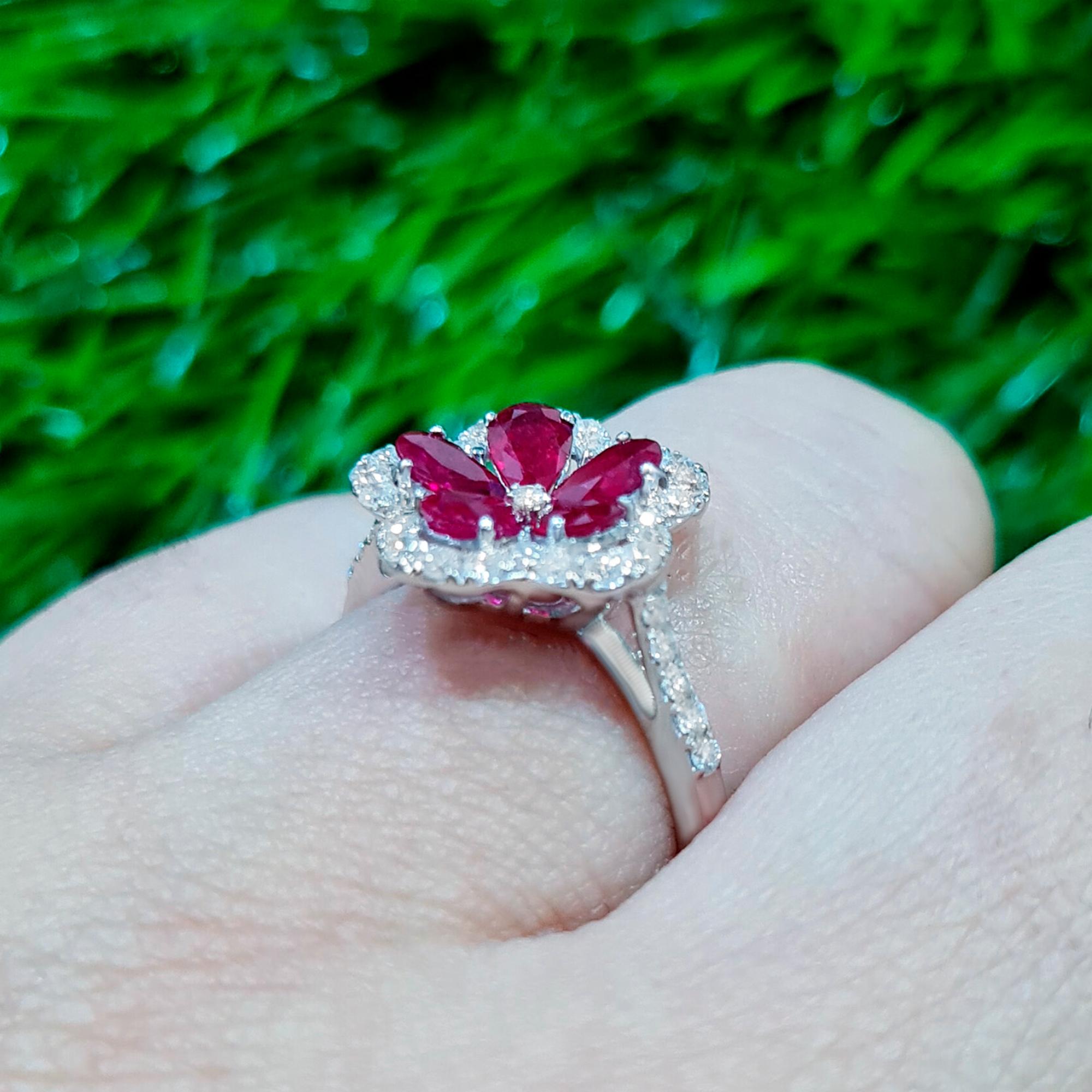 Ruby Flower Ring With Diamonds 1.55 Carats 18K White Gold For Sale at ...