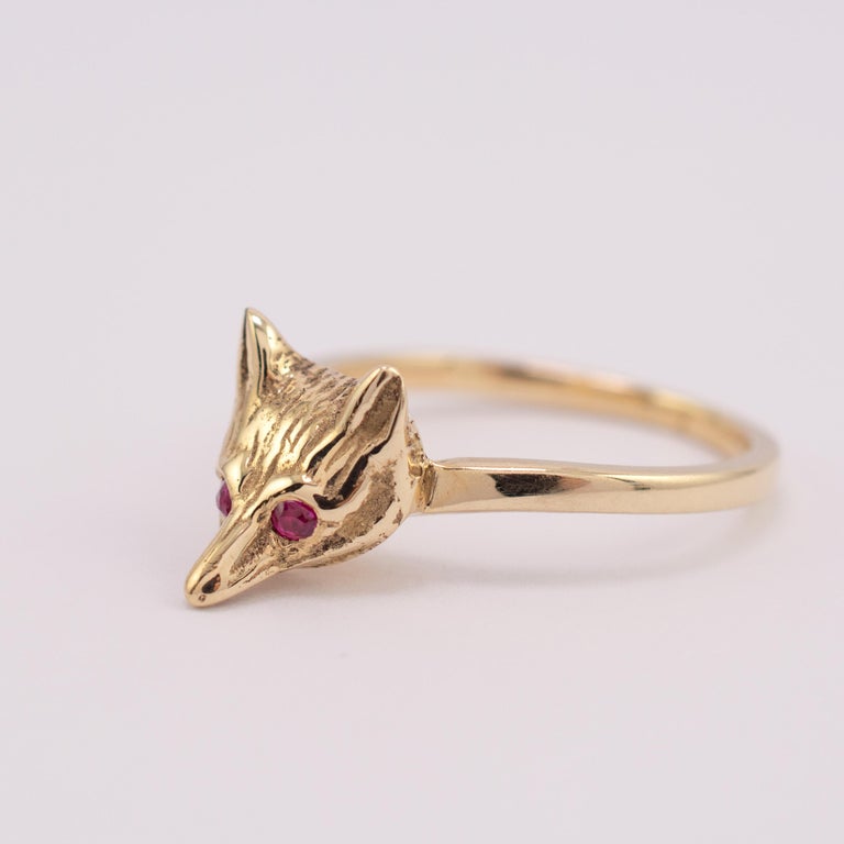 Ruby Fox Head Ring 9 Karat Yellow Gold For Sale at 1stDibs