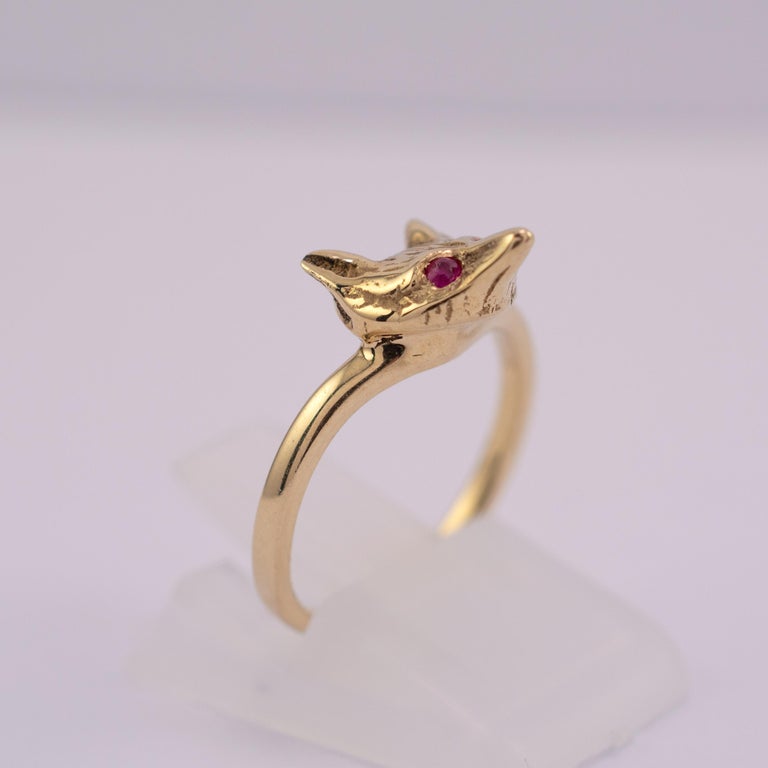 Ruby Fox Head Ring 9 Karat Yellow Gold For Sale at 1stDibs